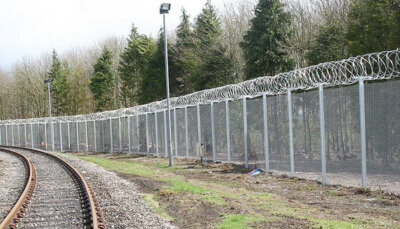 What Is Razor Wire? A Complete Guide To High-Security Perimeter Fencing ...